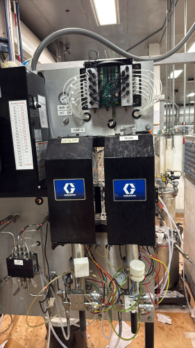 Graco ProMix PD Electronic Proportioner System, equipped with 4 pumps ...